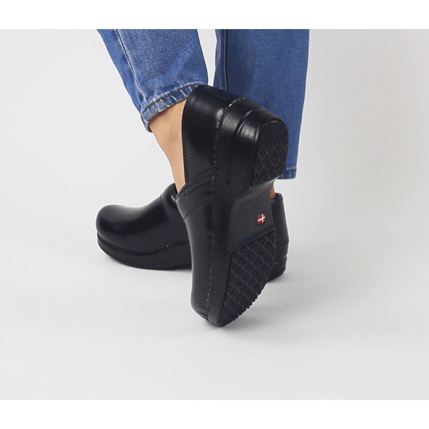 Addison Women's Clog in Black - Sanita