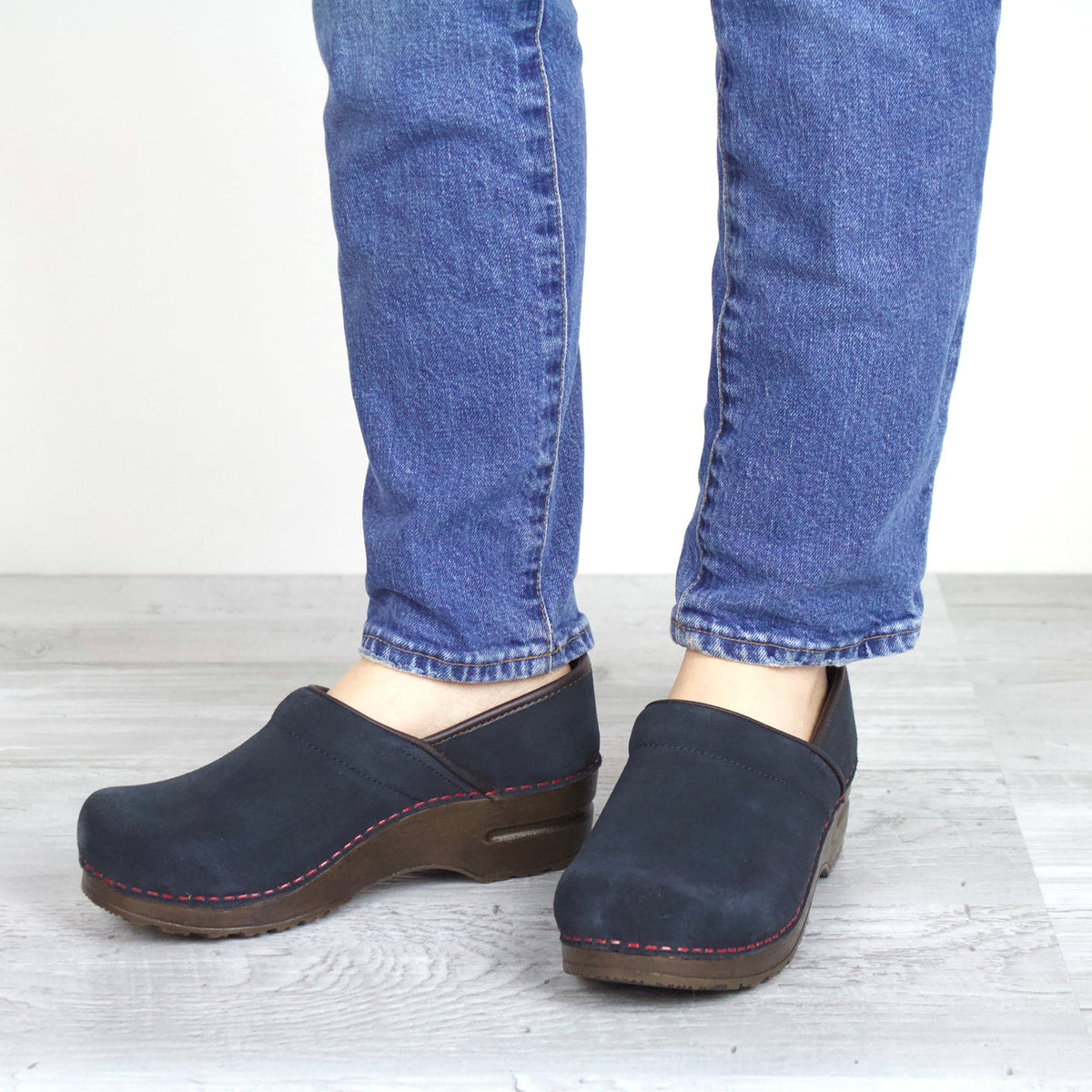 Nina Women's Clog in Midnight - Sanita